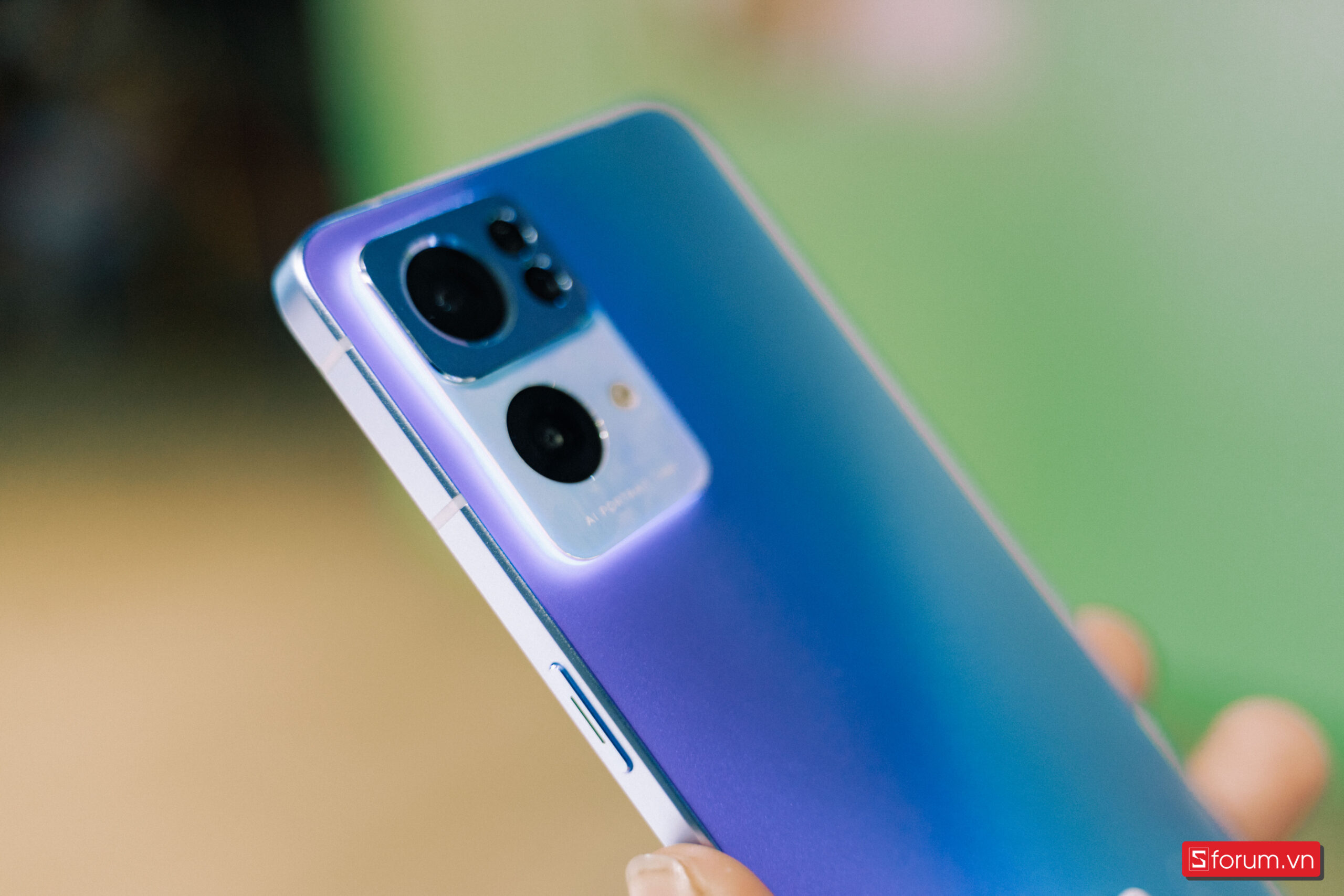 Trên tay nhanh OPPO Reno7 Pro 5G: Thiết kế ấn tượng, camera 50MP, giá ...