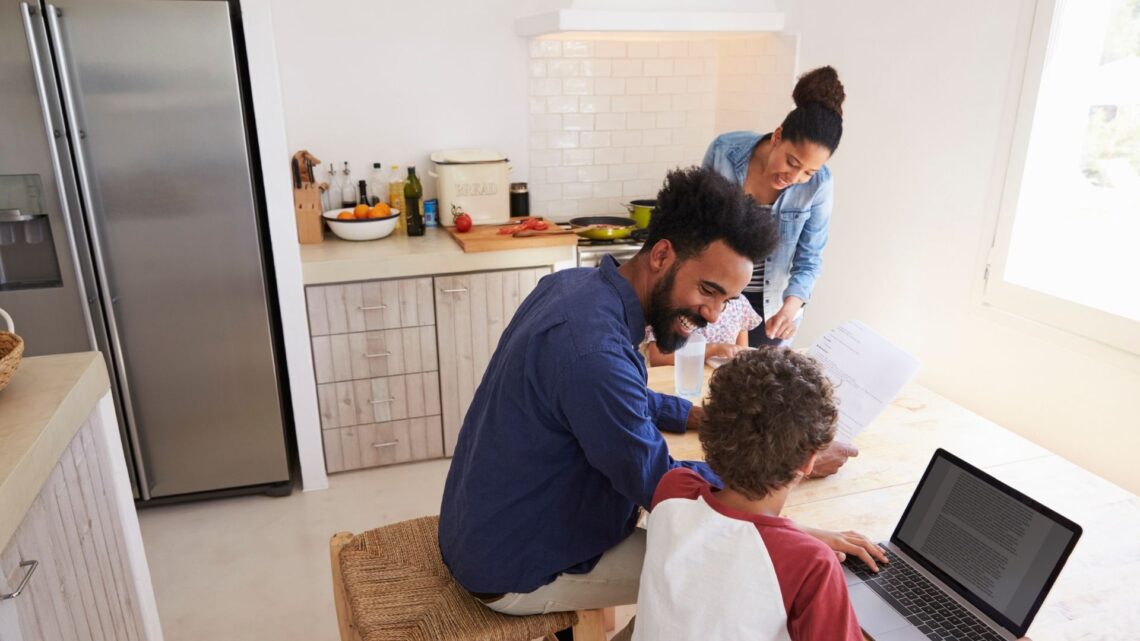 SISAP - Cách tải app Sisap ôn luyện và kết nối trường học