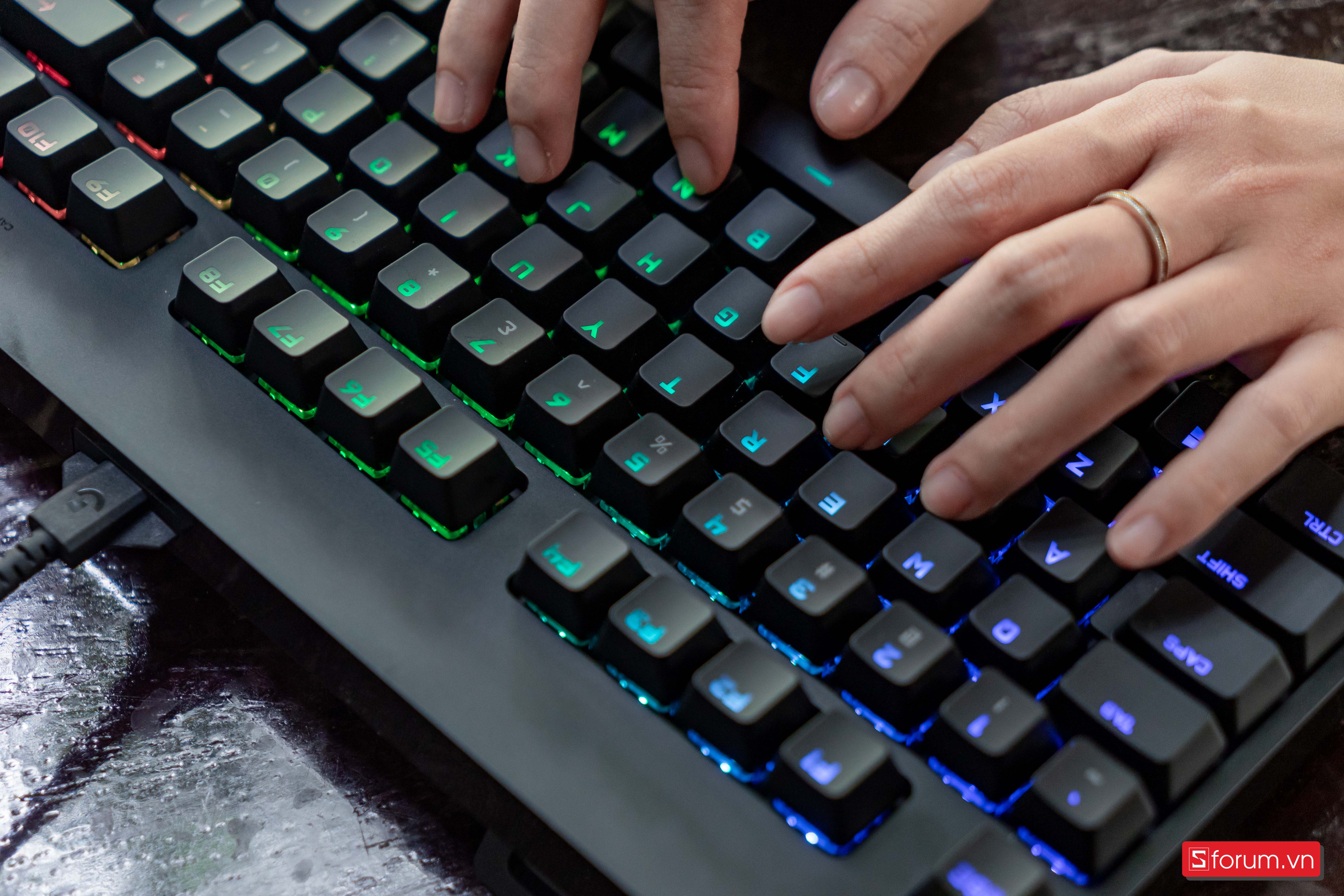 Trên tay Logitech G Pro X: Chiếc bàn phím gaming được game thủ chuyên ...