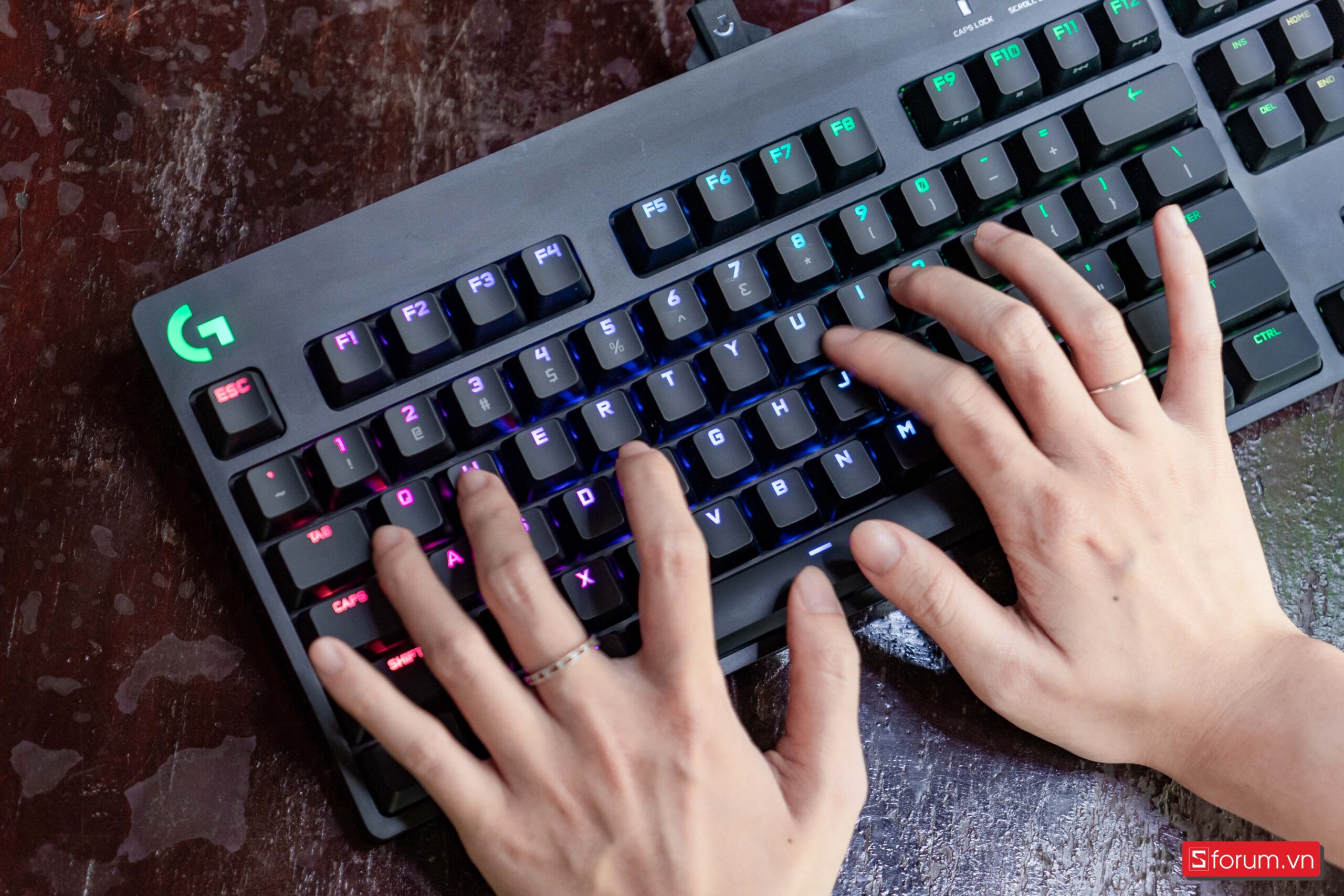 Trên tay Logitech G Pro X: Chiếc bàn phím gaming được game thủ chuyên ...