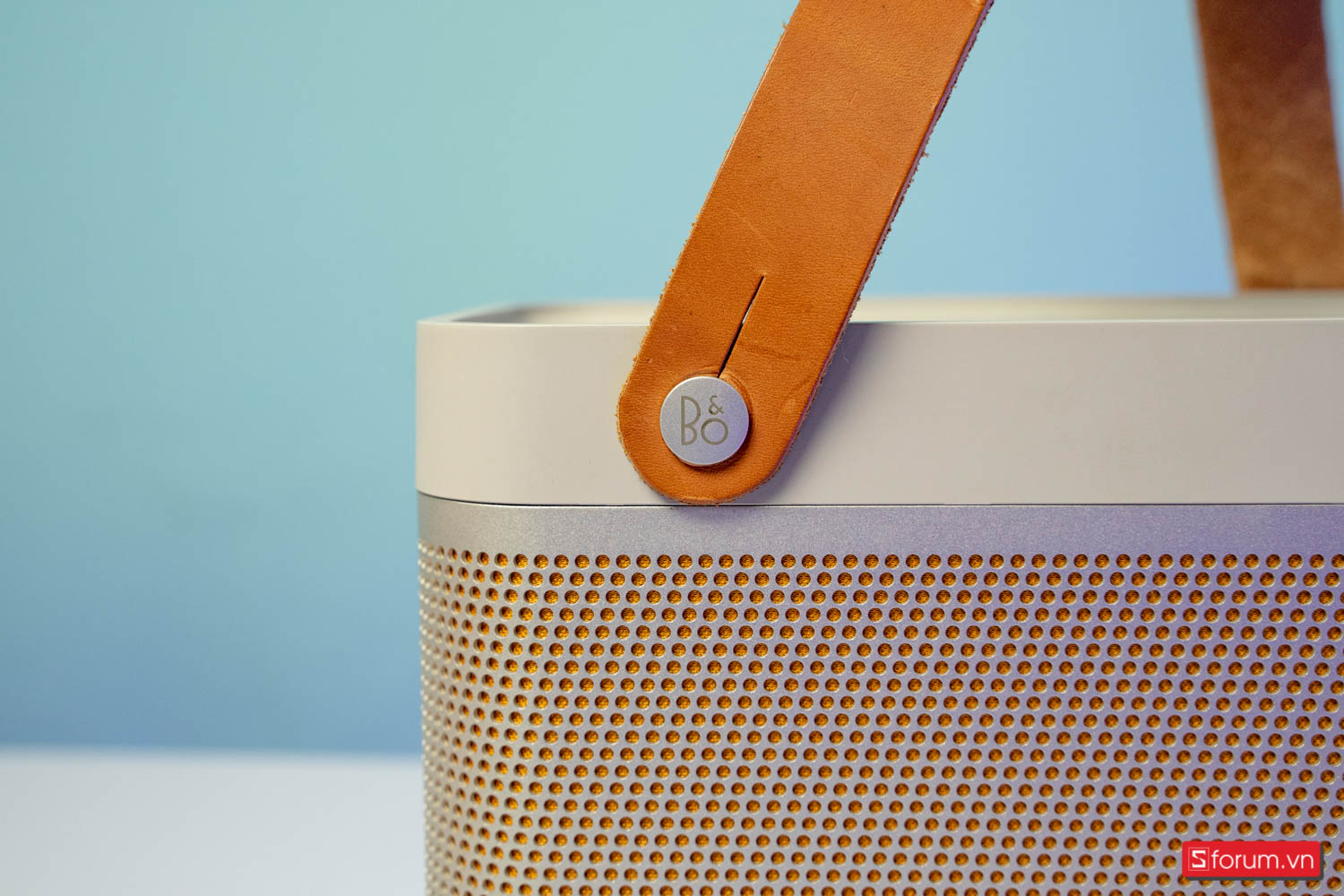 Trên tay và trải nghiệm nhanh loa di động B&O Beolit 20: Sự giao thoa ...