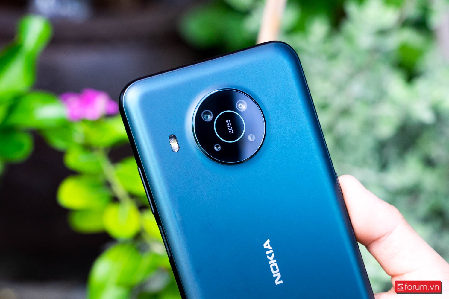 Trên tay Nokia X10 5G: Mặt lưng ấn tượng, camera Zeiss, hiệu năng đáp ...