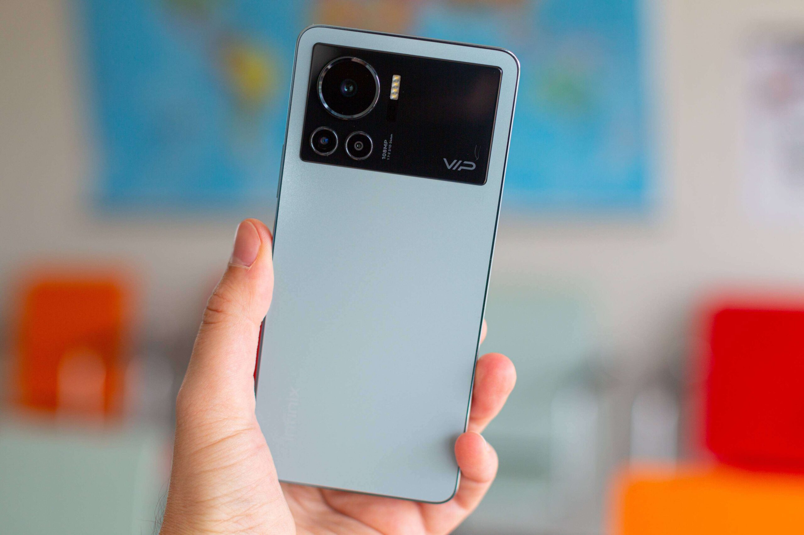 Trên tay điện thoại VIP giá 7 triệu đồng có sạc nhanh 120W