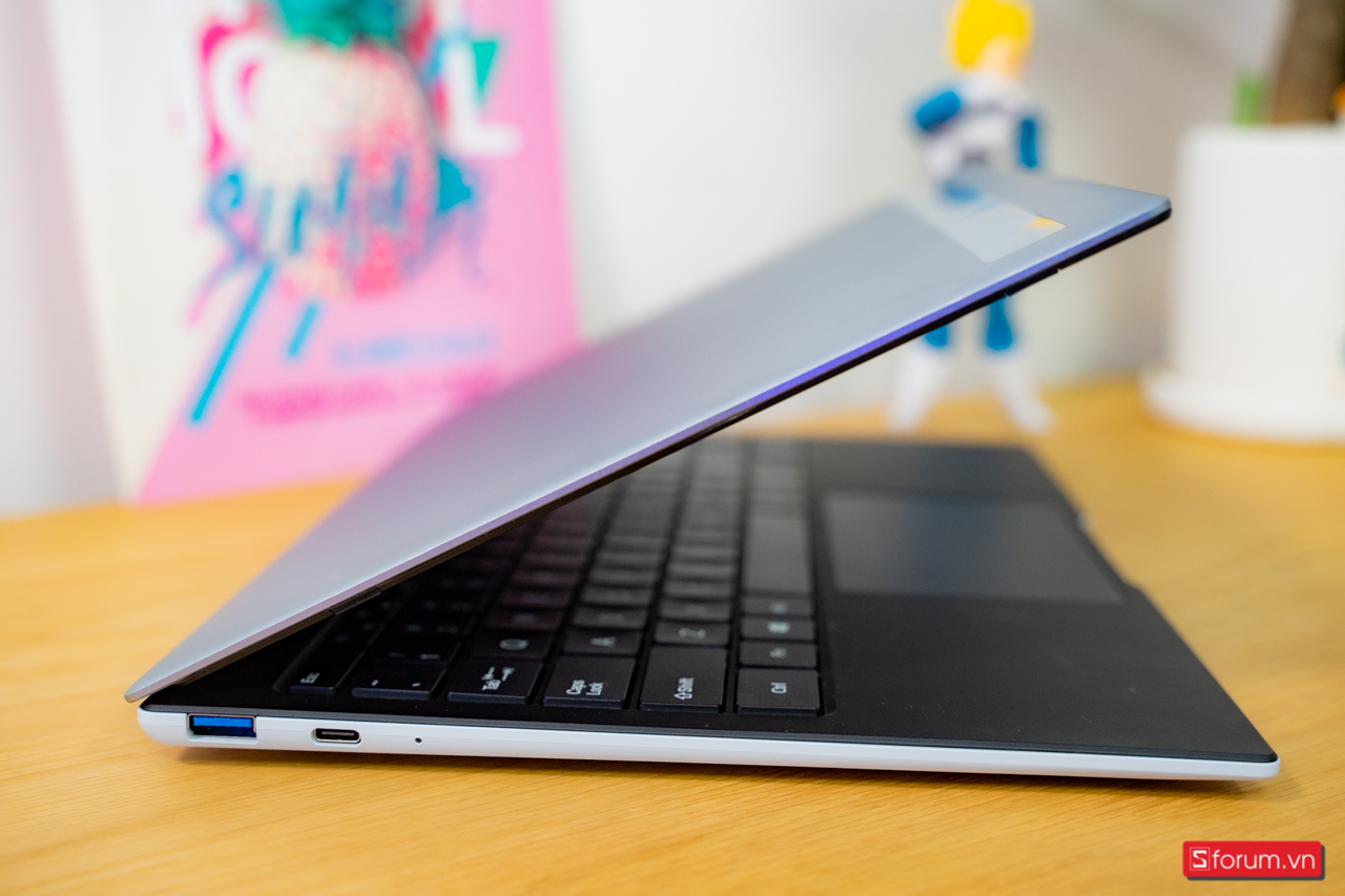 Trên tay laptop TCL Book 14 Go: Laptop đầu tiên chạy Snapdragon của TCL ...