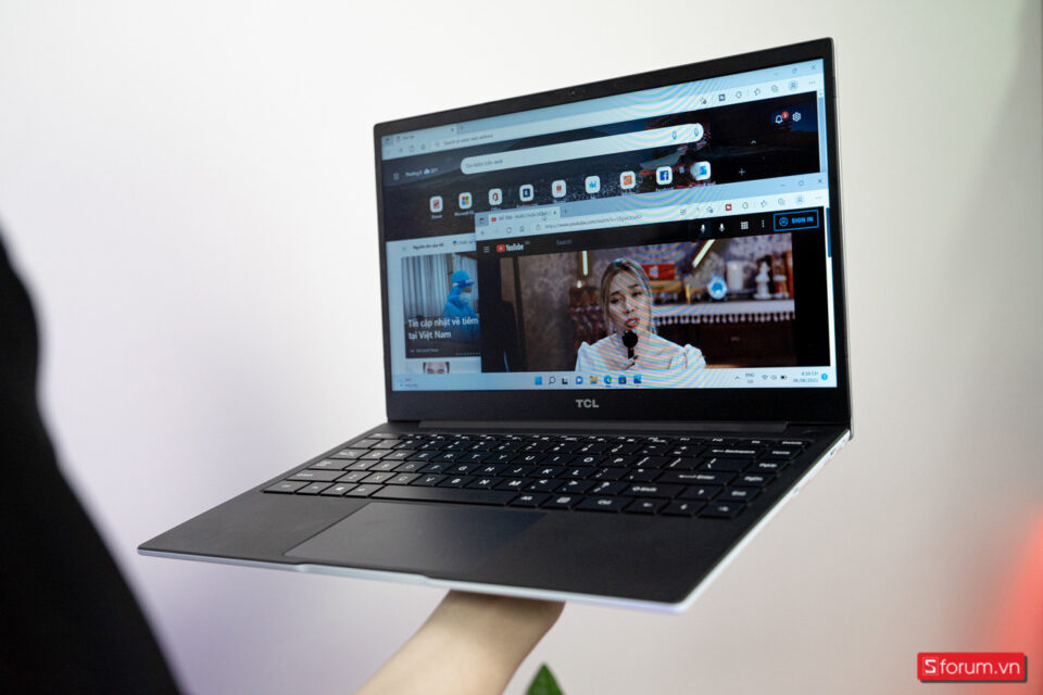 Trên tay laptop TCL Book 14 Go: Laptop đầu tiên chạy Snapdragon của TCL, đẹp, nhẹ, mỏng như đôi ...