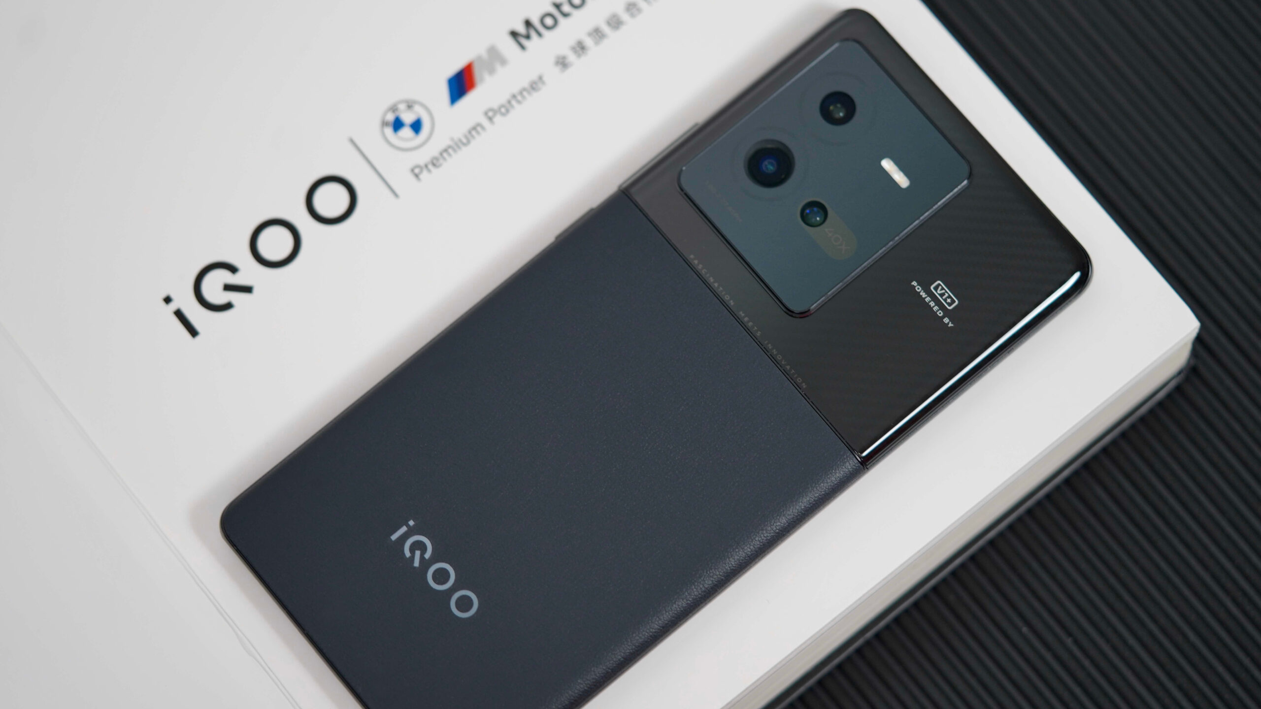iQOO 10, iQOO 10 Pro ra mắt: Snapdragon 8+ Gen 1, sạc nhanh 200W, giá ...