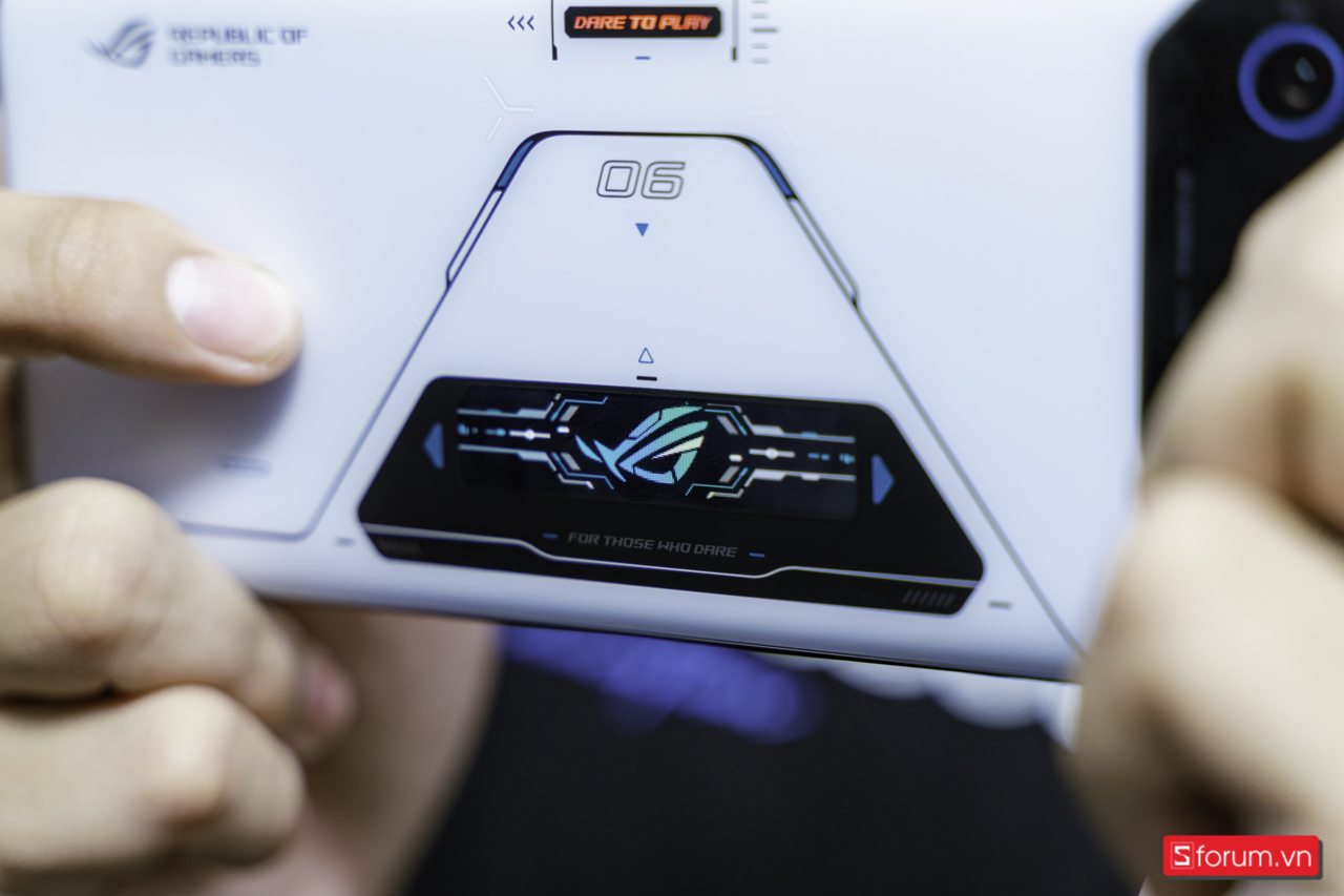 Trên tay bộ đôi ROG Phone 6 và 6 Pro: Đẹp và đậm chất gaming, cấu hình ...