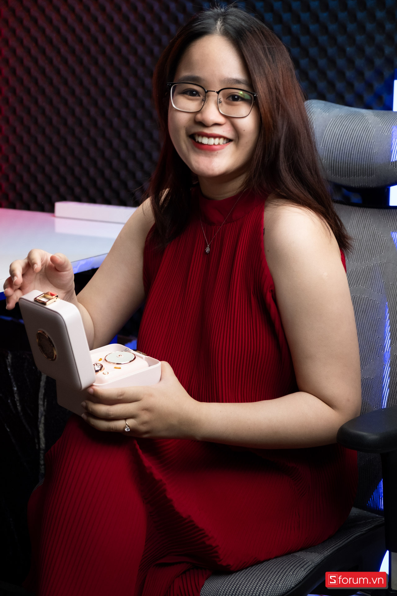 Trên tay Divoom Fairy OK màu hường pastel: Loa karaoke văn minh nhất ...