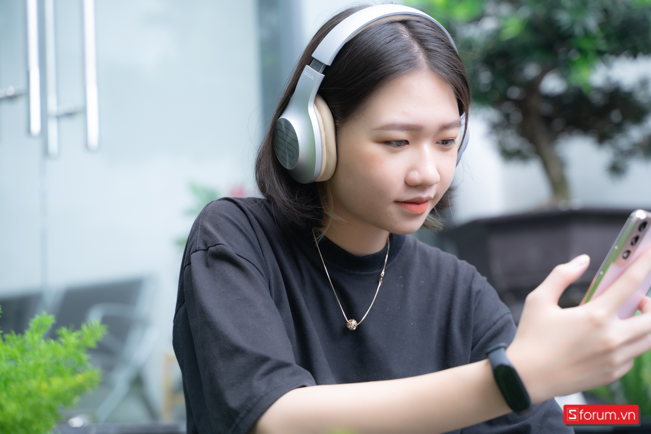 Hotsale cuối tuần: Tai nghe Bluetooth giảm đến 60%, pin dự phòng, sạc ...