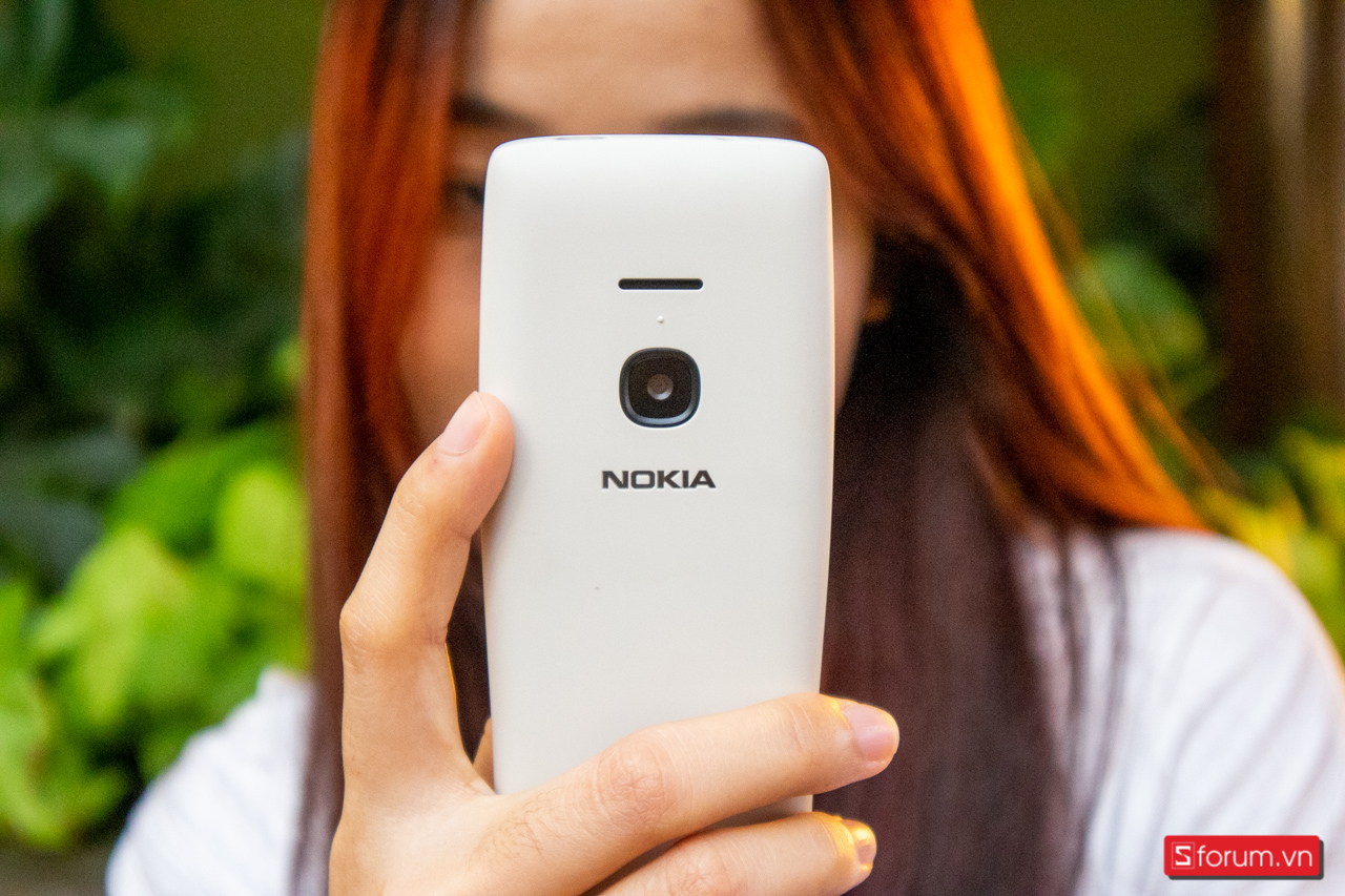 Trên tay Nokia 8210 4G: Thiết kế huyền thoại, bổ sung thêm camera ...