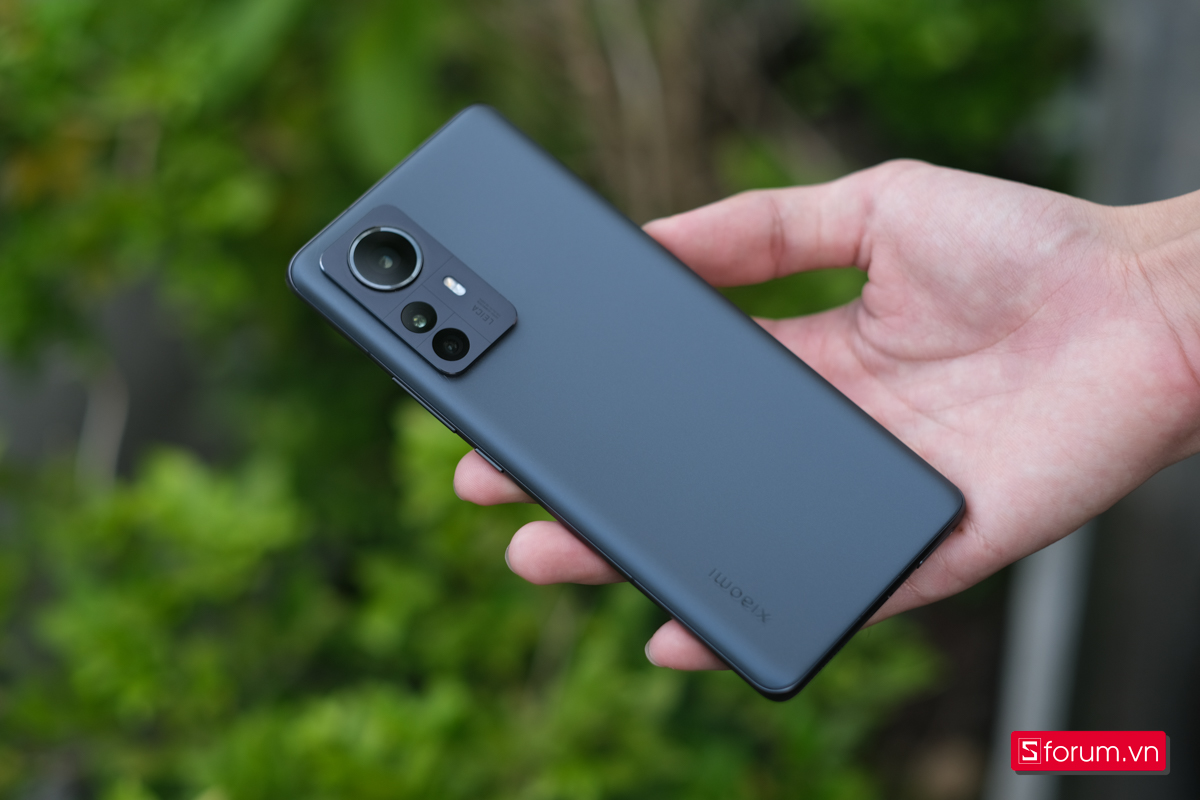 Trên tay Xiaomi 12S Pro: Smartphone Leica kém hấp dẫn trong mắt người dùng Việt