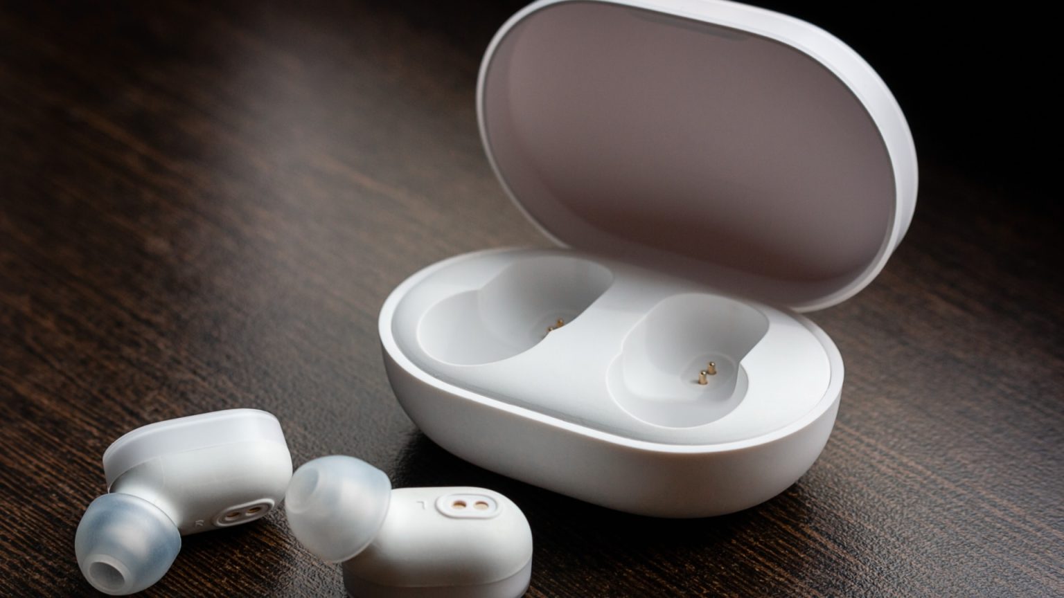 Tai nghe bluetooth là gì? Top 5 tai nghe bluetooth pin trâu mà bạn nên ...