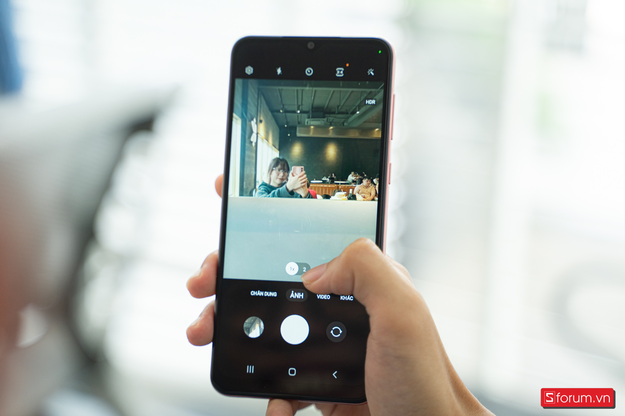 Trên tay Samsung Galaxy A04: Thiết kế đẹp, màn hình lớn 6.5 inch, pin ...