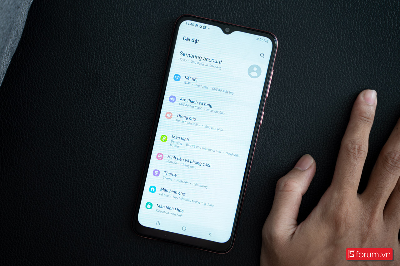 Trên tay Samsung Galaxy A04: Thiết kế đẹp, màn hình lớn 6.5 inch, pin ...