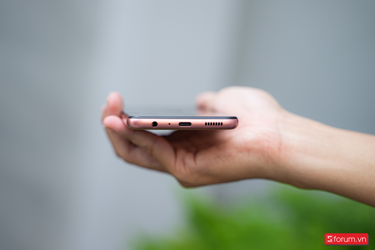 Trên tay Samsung Galaxy A04: Thiết kế đẹp, màn hình lớn 6.5 inch, pin ...