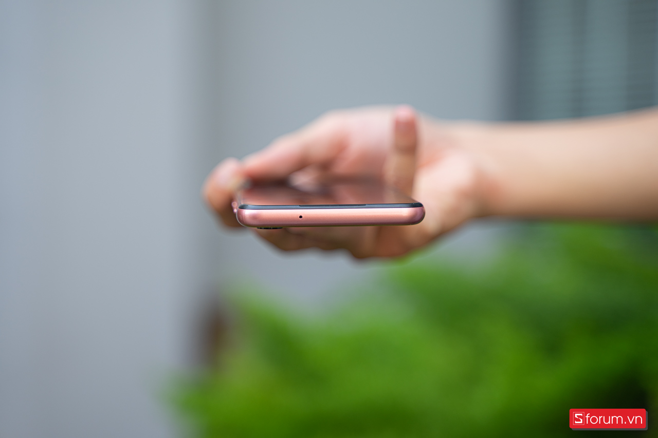 Trên tay Samsung Galaxy A04: Thiết kế đẹp, màn hình lớn 6.5 inch, pin ...