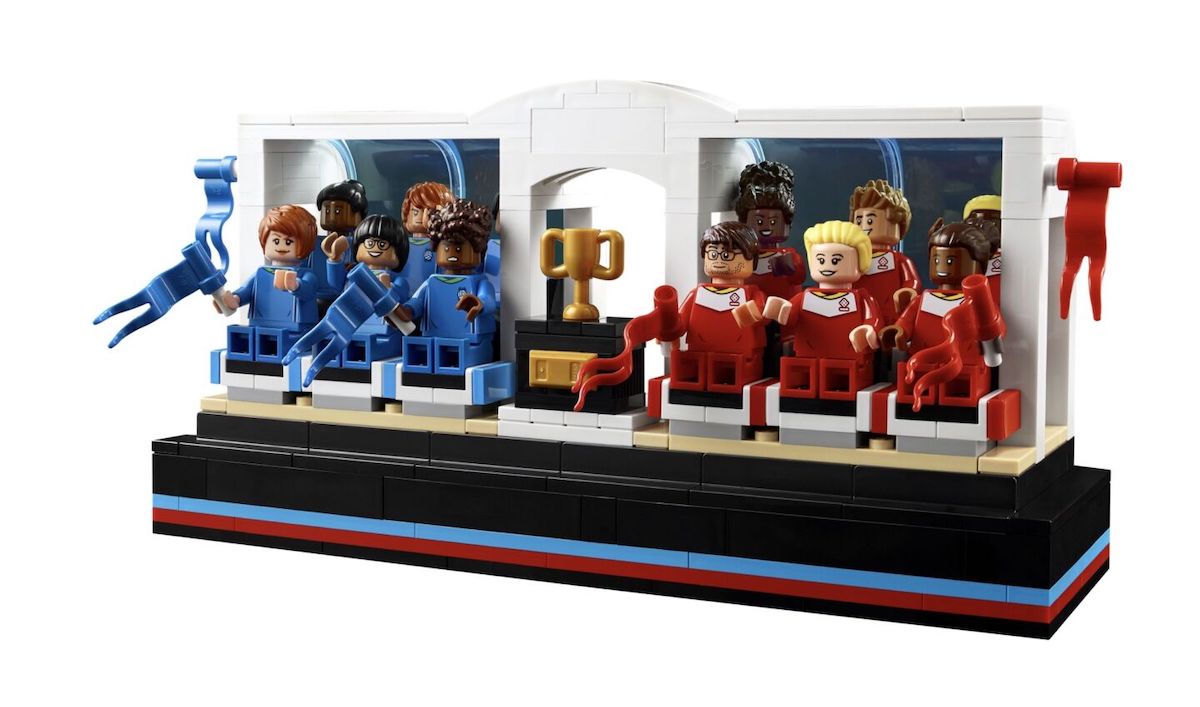 Chán sân cỏ, Thierry Henry và Marcus Rashford "solo" trên bàn bi lắc ...