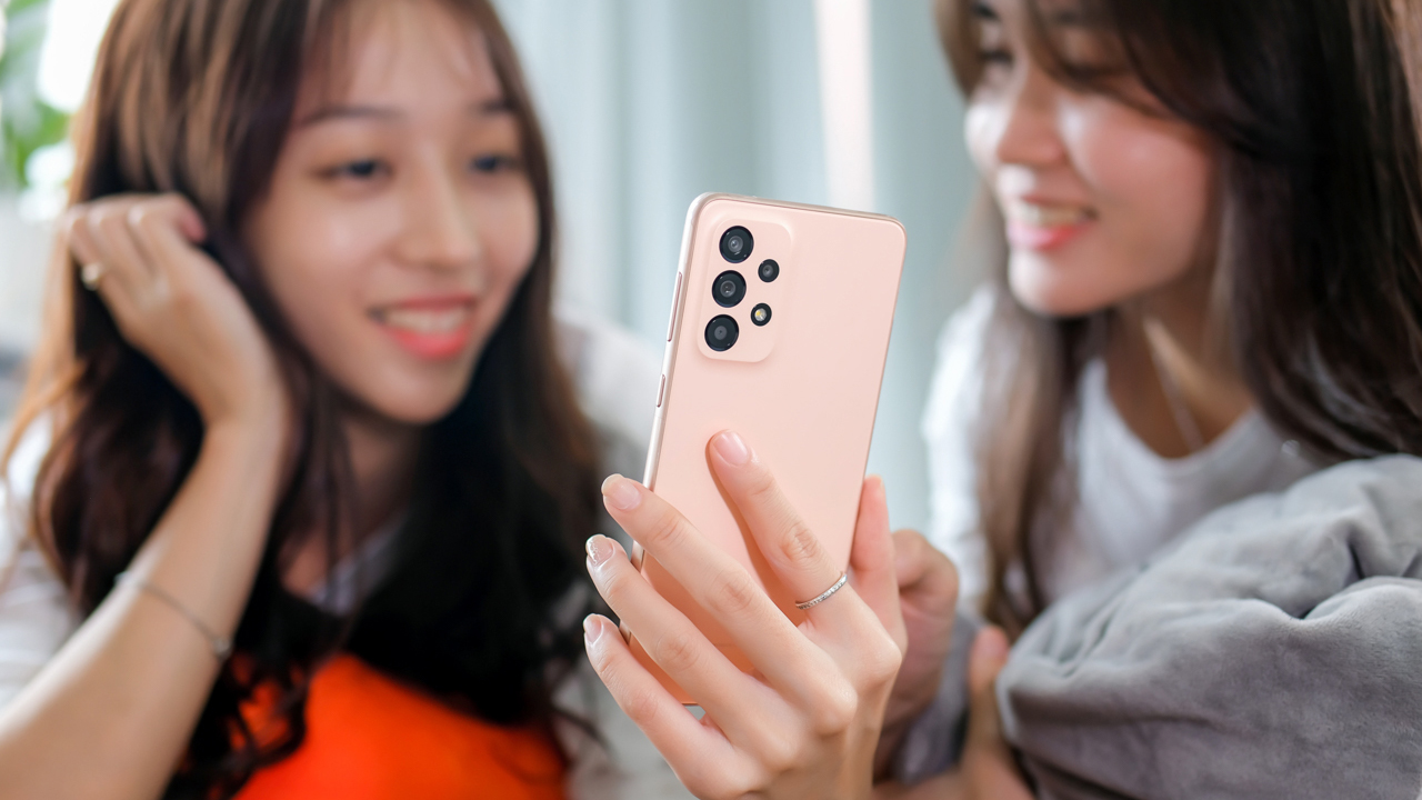 Mạnh tay chốt đơn 10/10, săn sale tới bến không giật lag nhờ Galaxy A33 5G!