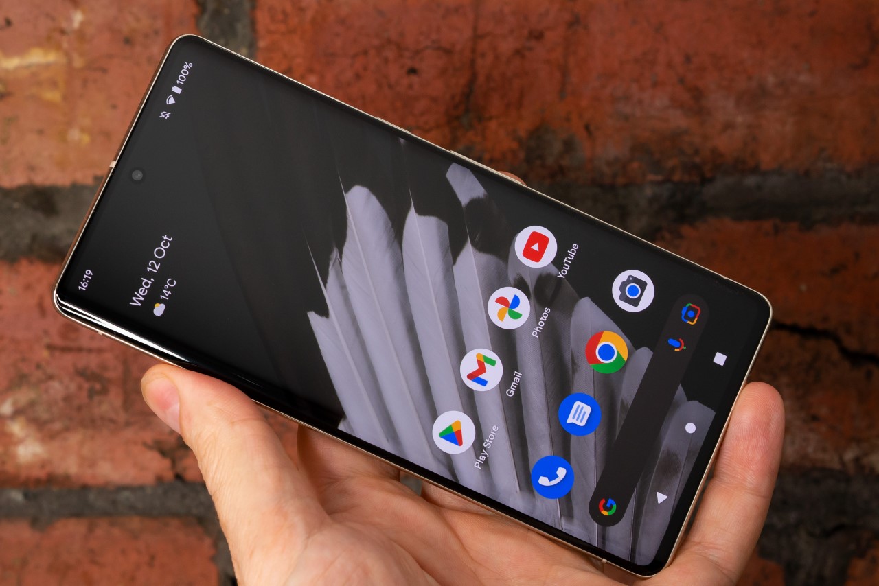 So sánh Google Pixel 7 Pro và Samsung Galaxy S22 Ultra: Đâu là ông vua của Android trong năm 2022?