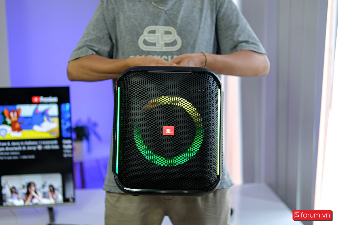 Trên tay loa JBL Partybox Encore: Tính di động cao, âm thanh cực "bốc ...