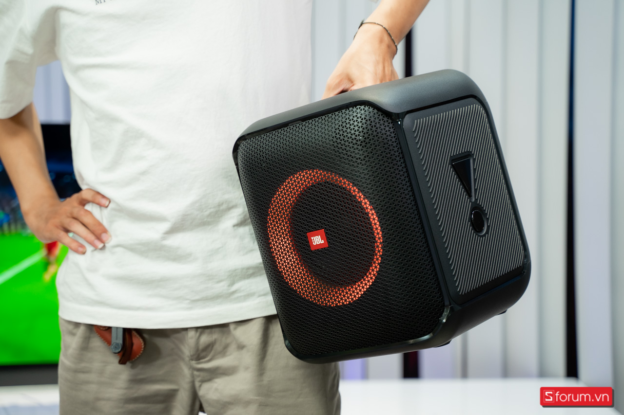 Trên tay loa JBL PartyBox Encore Essential: Thiết kế gọn, công suất ...