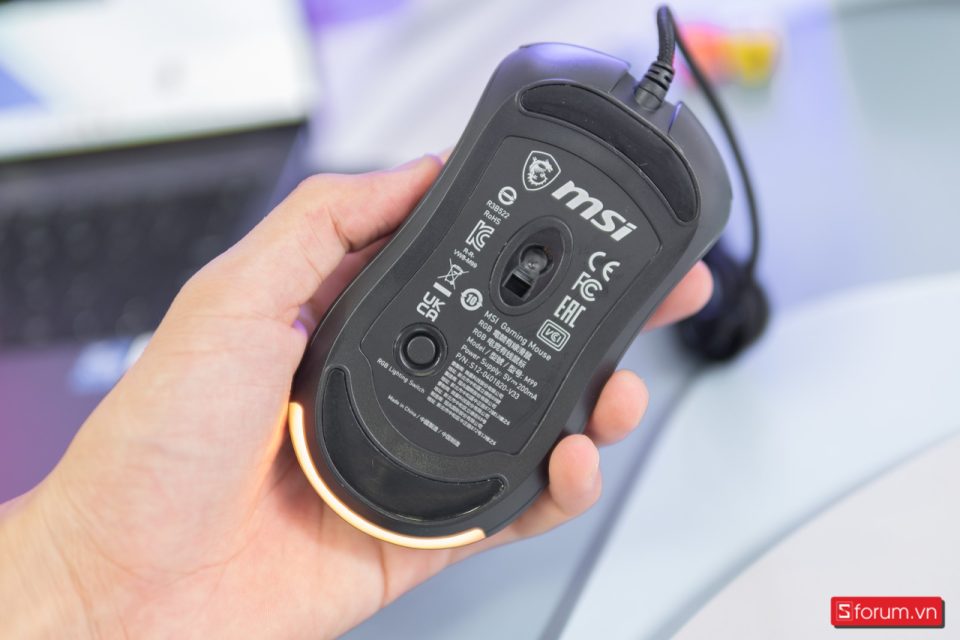 Trên tay chuột Gaming MSI M99 vừa săn sale 90K: Thiết kế hiện đại, LED ...