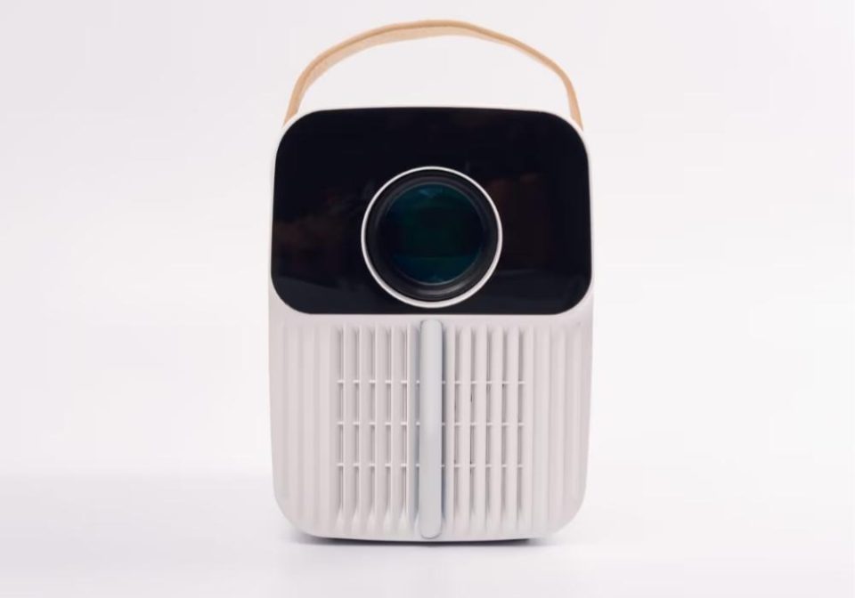 Review máy chiếu Beecube chi tiết nhất mà bạn nên biết trước khi mua ...