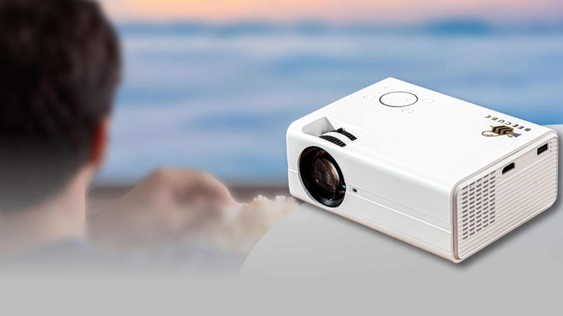 Review máy chiếu Beecube chi tiết nhất mà bạn nên biết trước khi mua