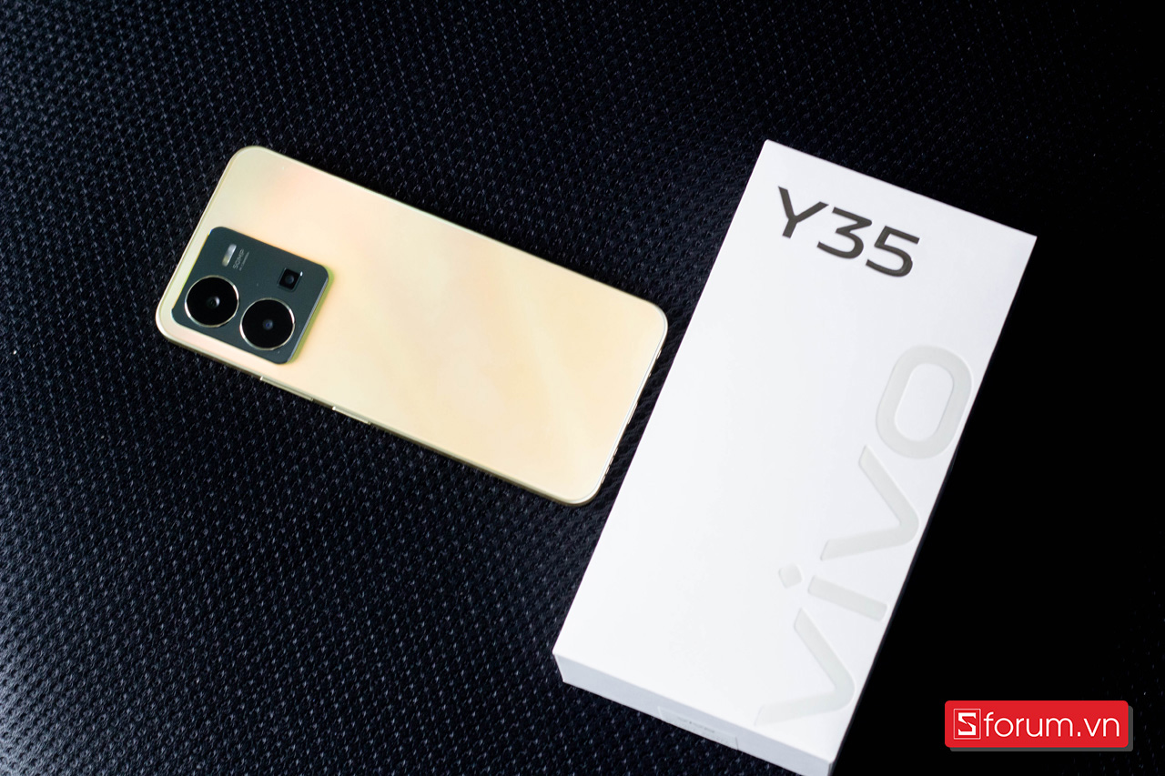 Trên tay vivo Y35: Hiệu ứng mặt lưng độc đáo, tần số quét 90Hz, 16GB ...