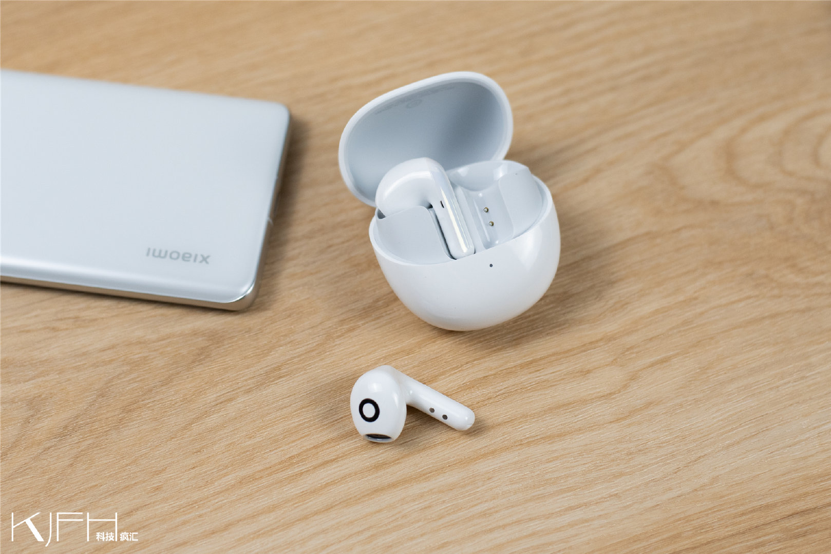 Trên tay nhanh Xiaomi Buds 4: trang bị cả codec LHDC 5.0, chống ồn chủ động ANC, giá chỉ 2.4 ...