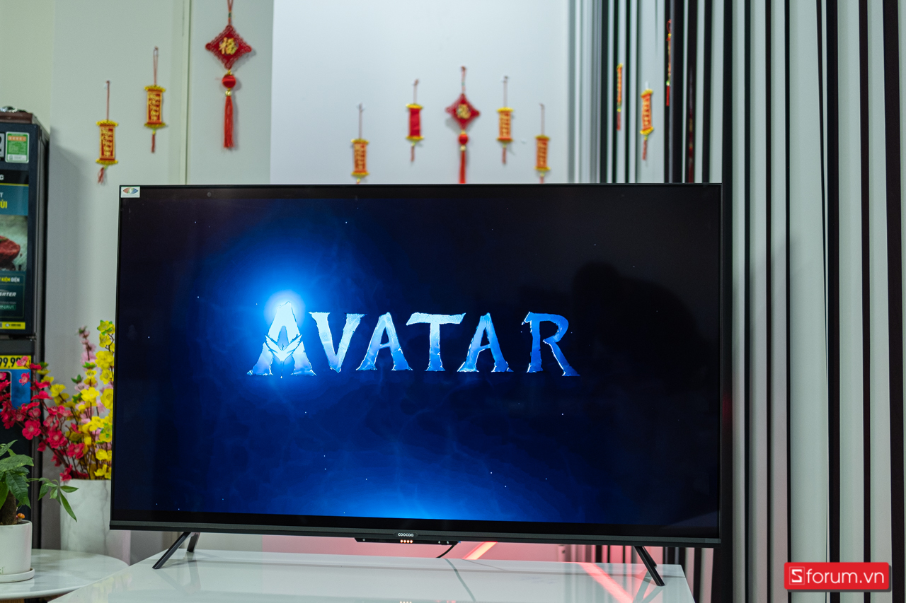 Trên tay TV Coocaa 55Y72: Màn hình 4K, 55 inch, cho phòng khách dịp Tết khang trang hơn chỉ với ...