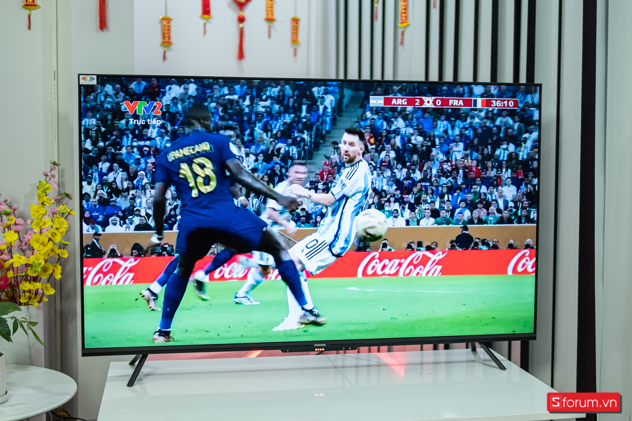 Trên tay TV Coocaa 55Y72: Màn hình 4K, 55 inch, cho phòng khách dịp Tết ...