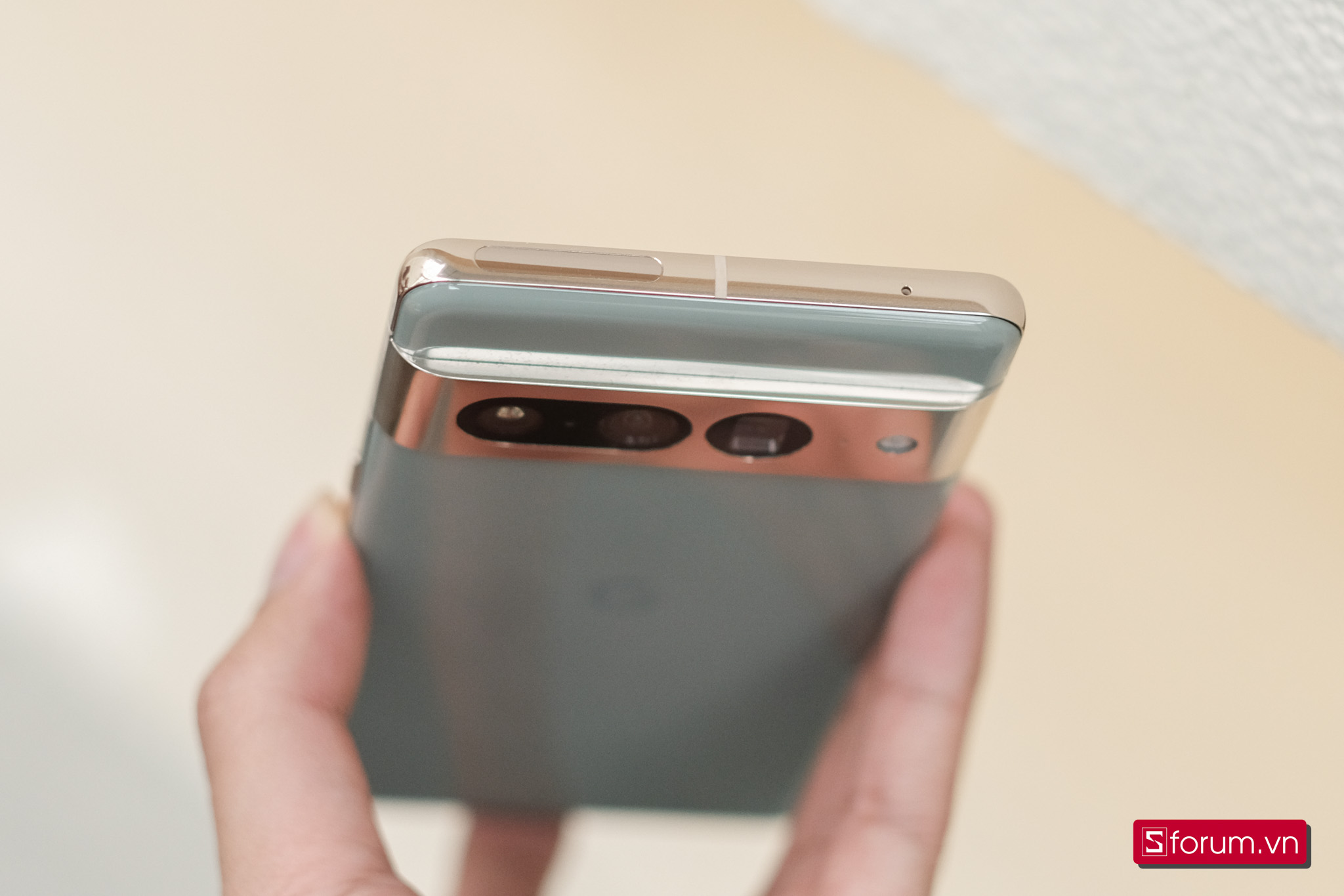 Trên tay Google Pixel 7 Pro tại VN: Thiết kế độc đáo, phần mềm siêu ...