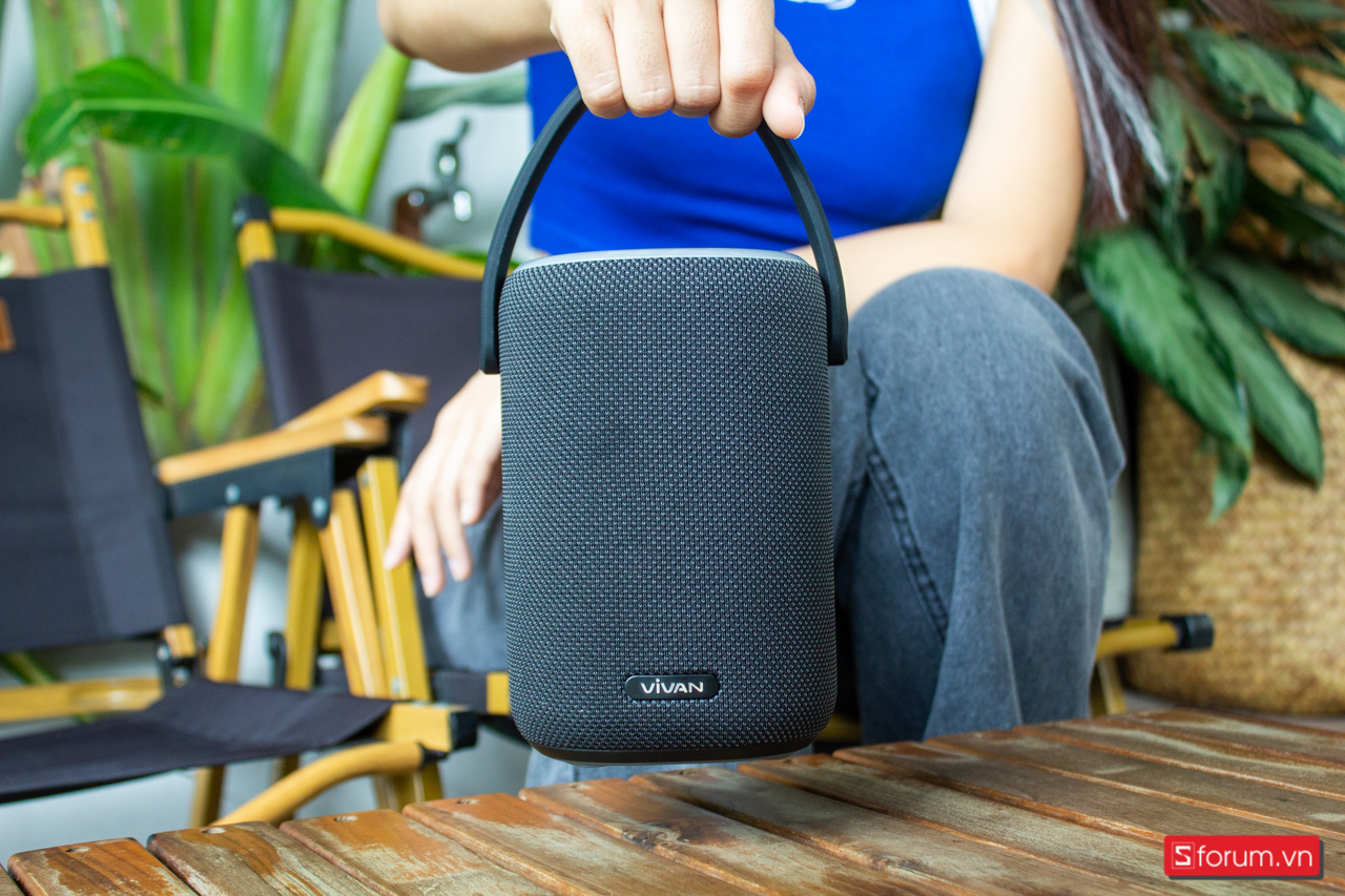 Trên tay loa VIVAN VS50: Lựa chọn đáng chú ý khi picnic, camping cùng ...