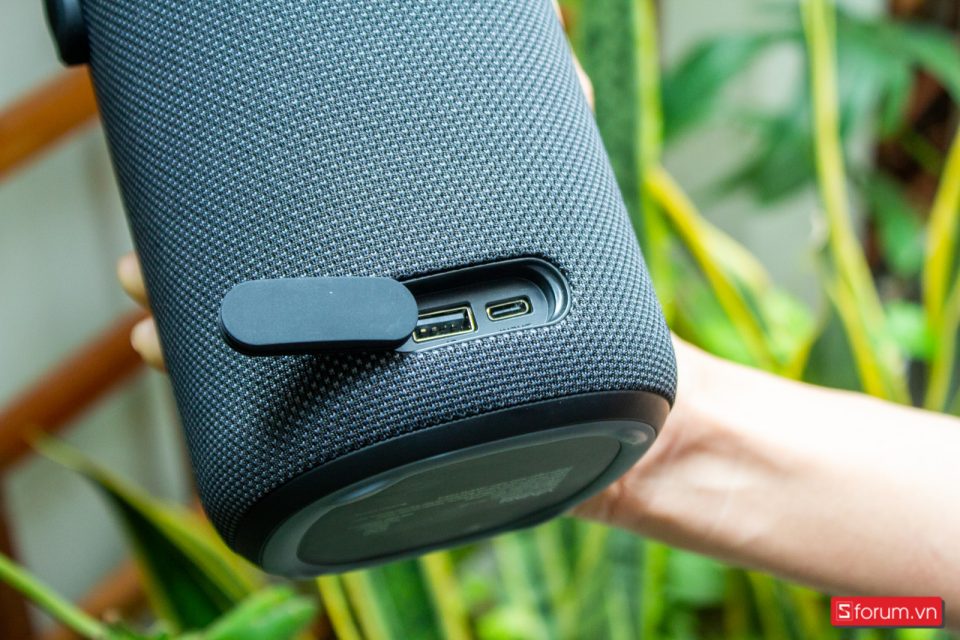Trên tay loa VIVAN VS50: Lựa chọn đáng chú ý khi picnic, camping cùng ...