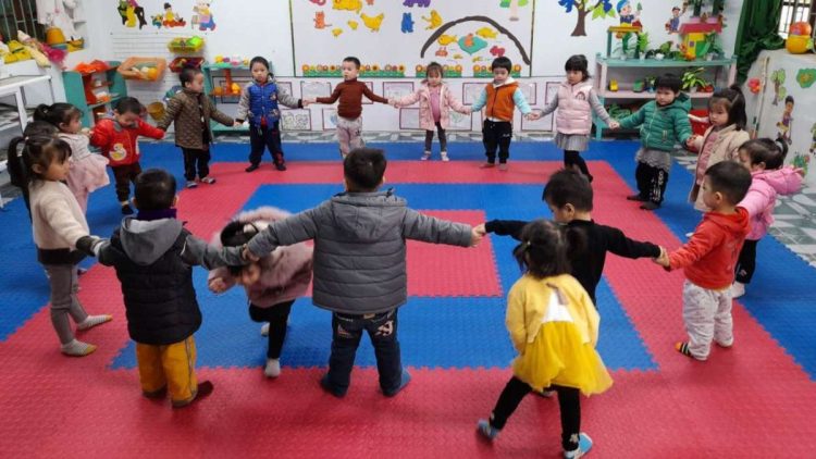 Mèo đuổi Chuột là gì? Hướng dẫn chi tiết cách chơi cho bé