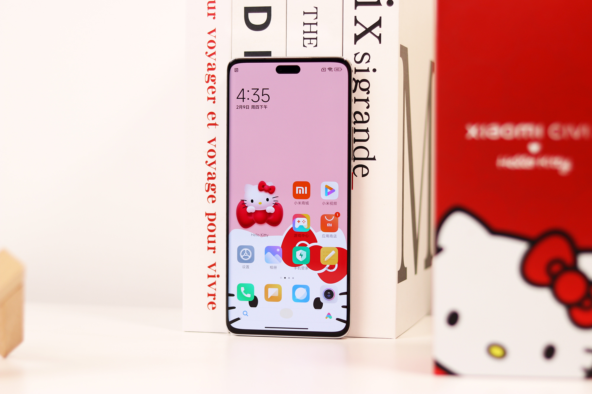 Trên tay Xiaomi Civi 2 Hello Kitty: Thiết kế đẹp mắt, mặt lưng đổi màu ...
