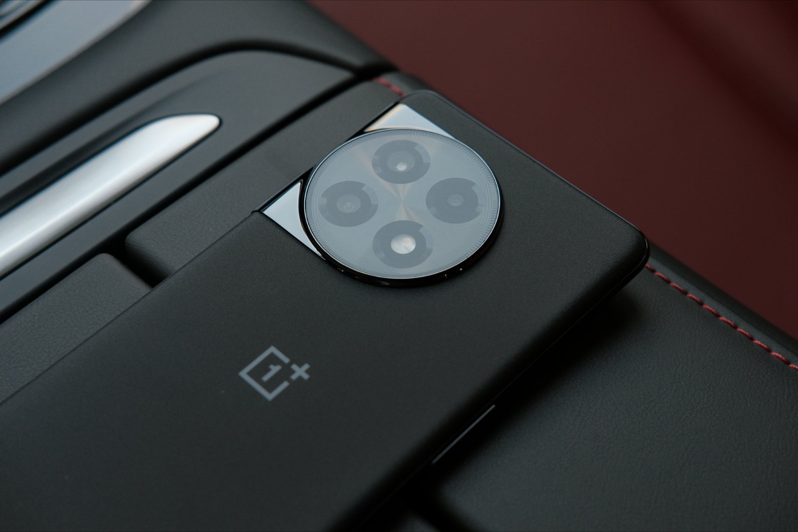 Cận cảnh OnePlus Ace 2 (OnePlus 11R): Thiết kế cao cấp, Snapdragon 8+ Gen 1, sạc nhanh 100W, giá ...