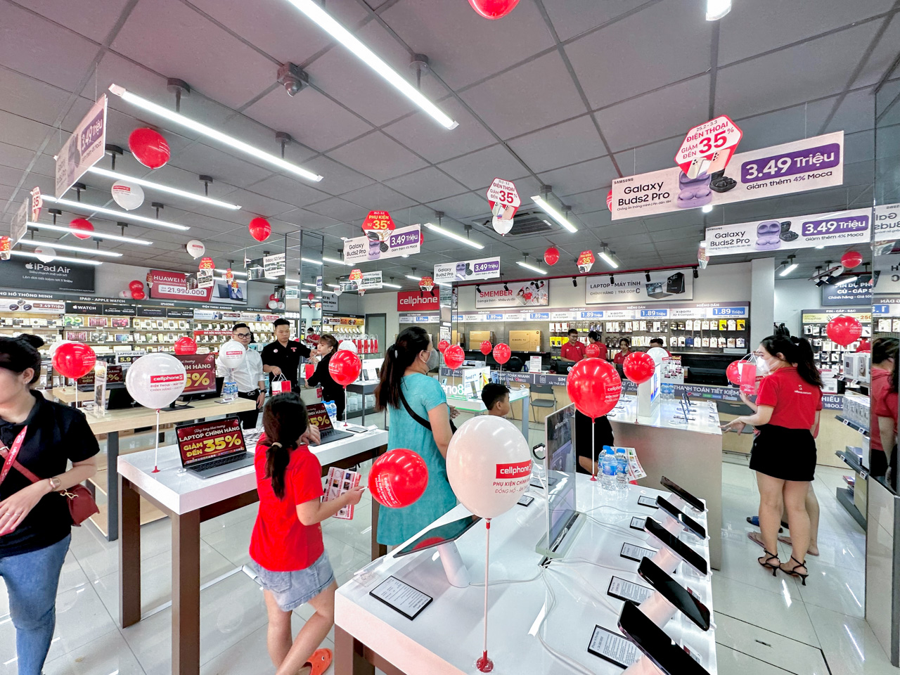 CellphoneS mừng khai trương cửa hàng mới tại 855 đường Cách mạng tháng ...