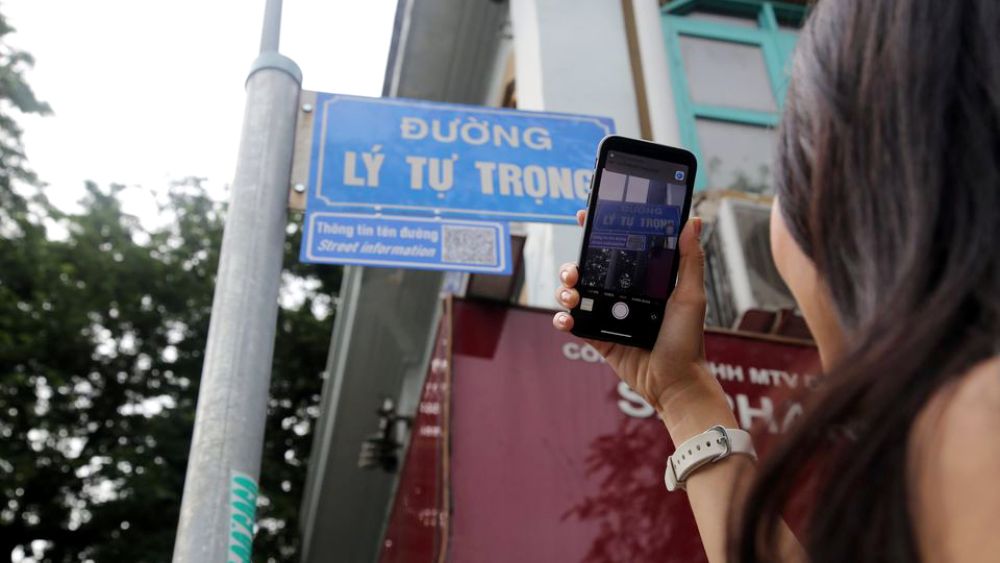 QR code dưới bảng đường TP.HCM có ý nghĩa gì? Hướng dẫn quét mã QR code ...