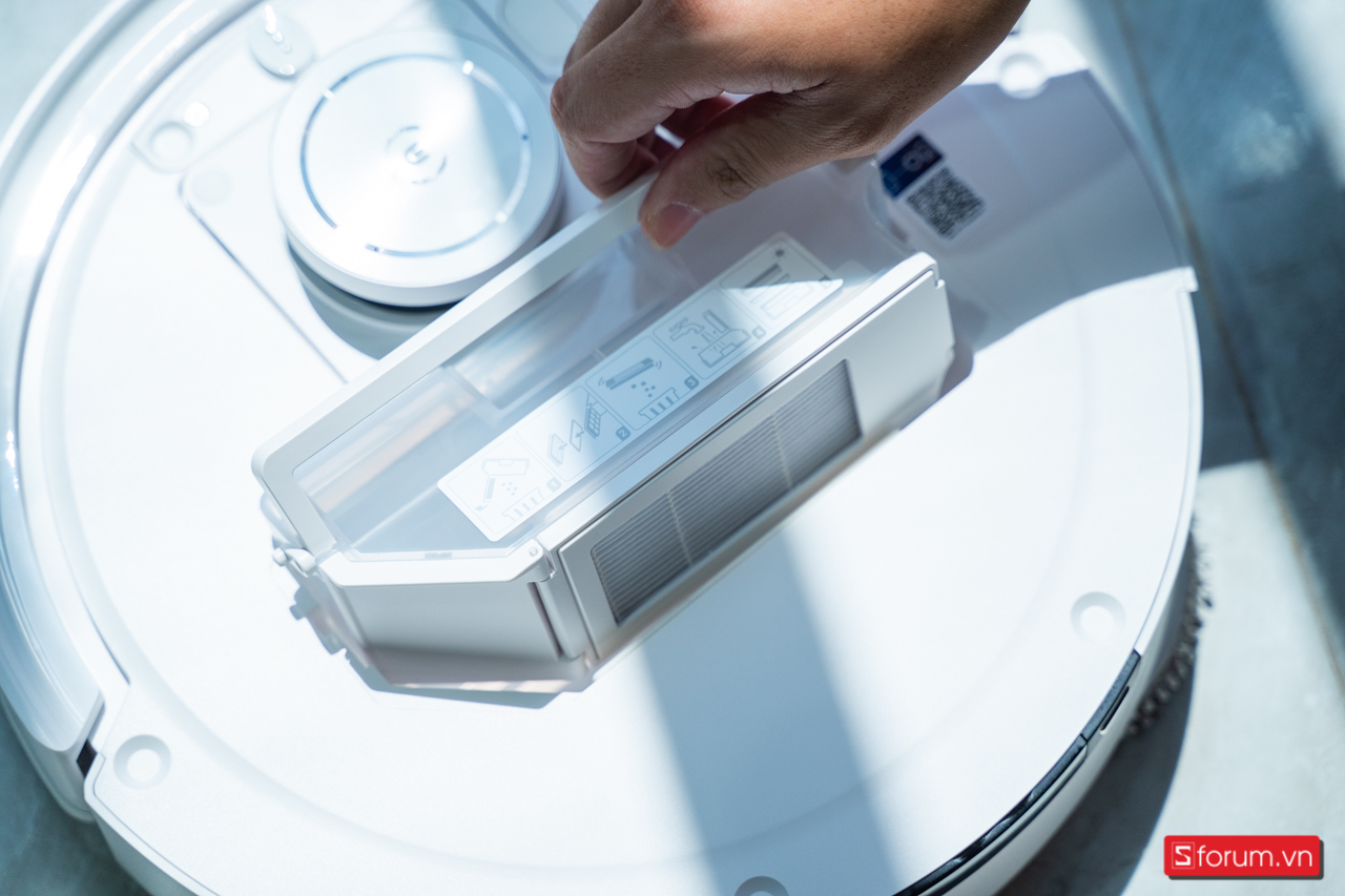 Trên tay robot hút bụi Ecovacs Deebot T10 Turbo: Thiết kế sang trọng, trạm giặt giẻ nhỏ gọn ...