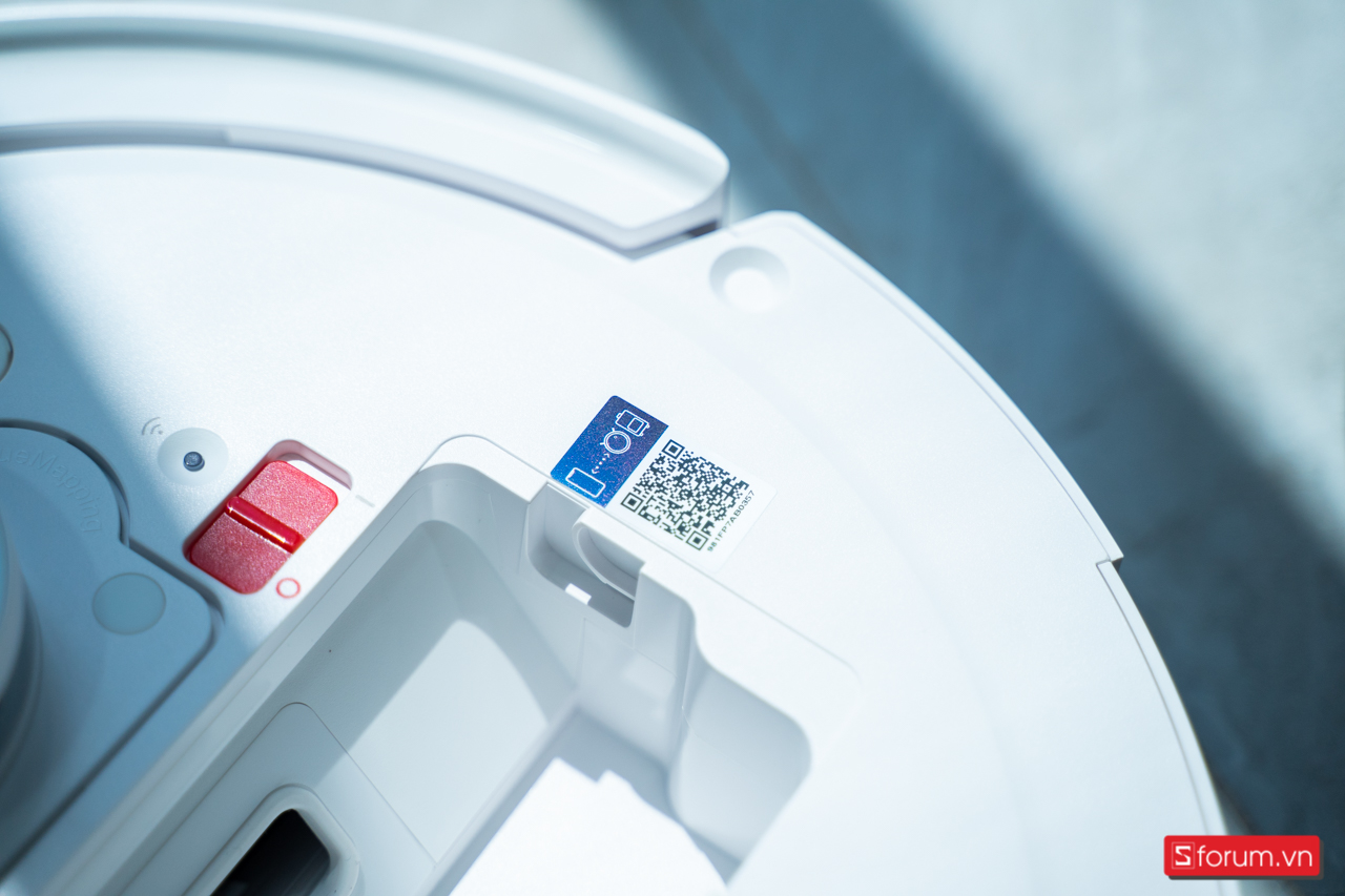 Trên tay robot hút bụi Ecovacs Deebot T10 Turbo: Thiết kế sang trọng, trạm giặt giẻ nhỏ gọn ...