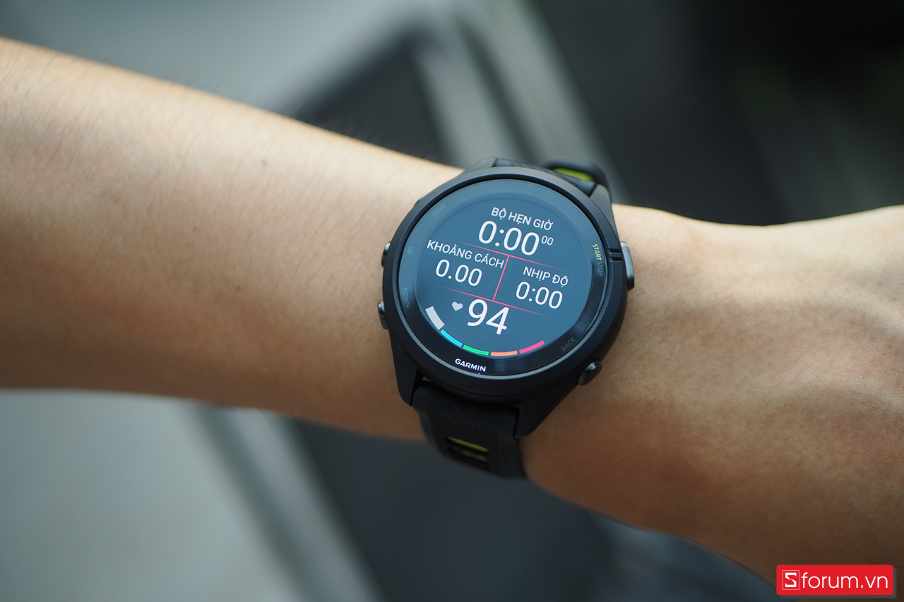 Trên tay Garmin Forerunner 265S: Cải tiến với màn hình AMOLED, nhiều ...