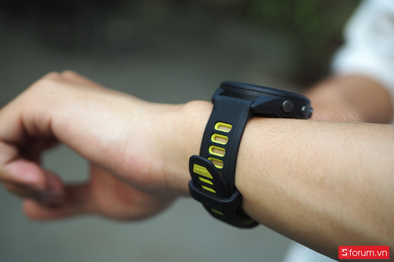 Trên tay Garmin Forerunner 265S: Cải tiến với màn hình AMOLED, nhiều ...