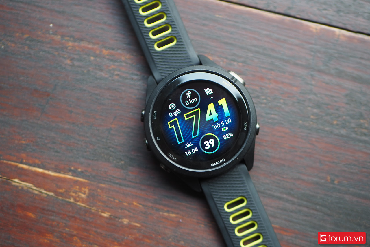 Trên tay Garmin Forerunner 265S: Cải tiến với màn hình AMOLED, nhiều ...