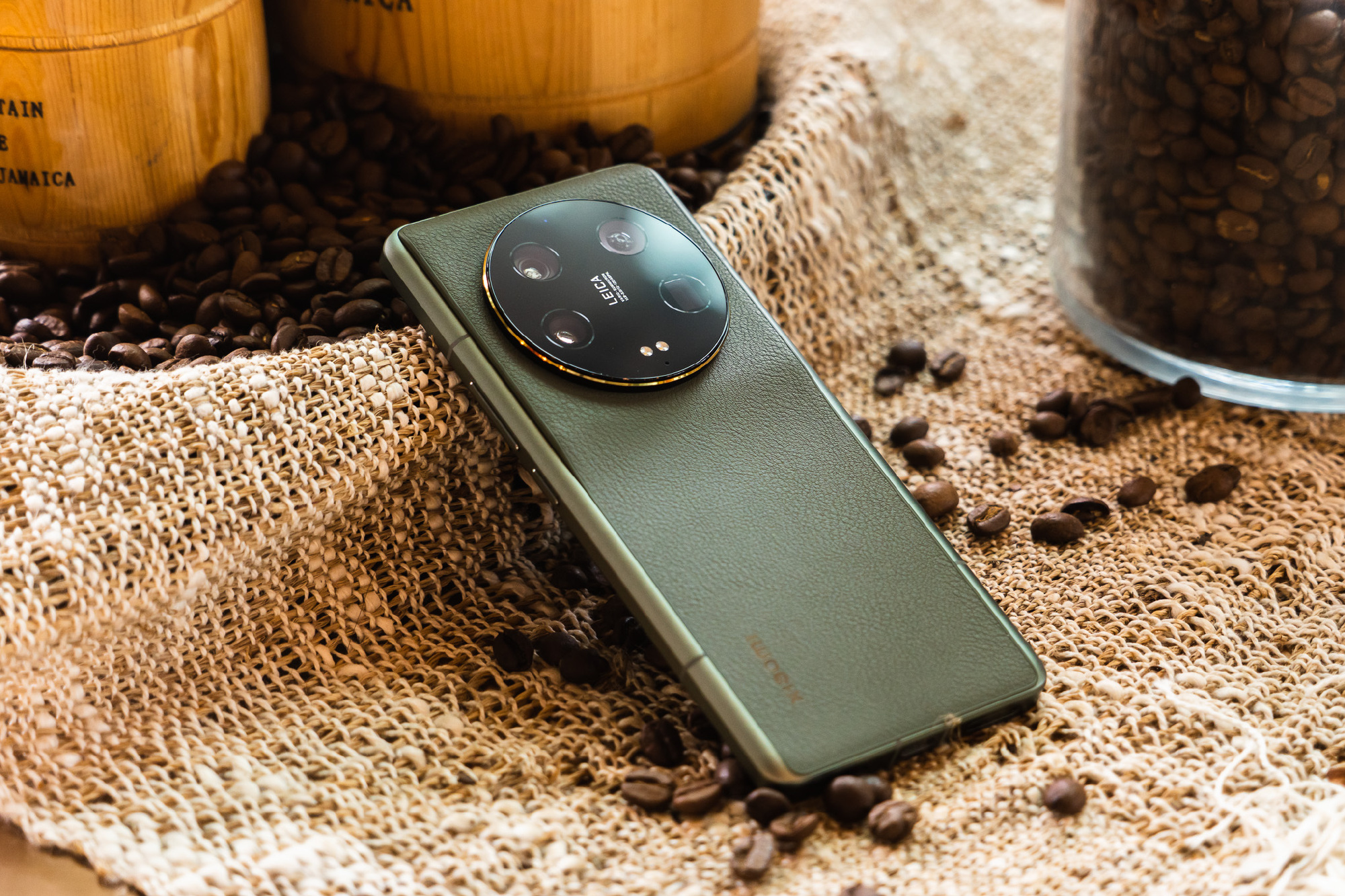 Mời bạn xem ảnh chụp từ camera phone Xiaomi 13 Ultra, chừng này đã đủ ...