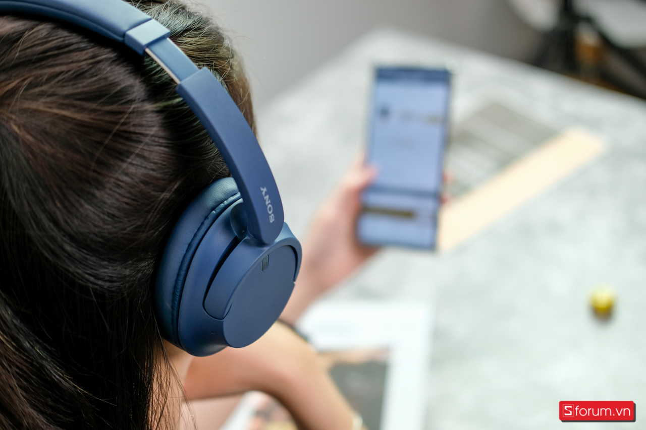 Trên tai Sony WH-CH720N: Thiết kế sang trọng, chất âm phù hợp với số đông, giá 2.99 triệu
