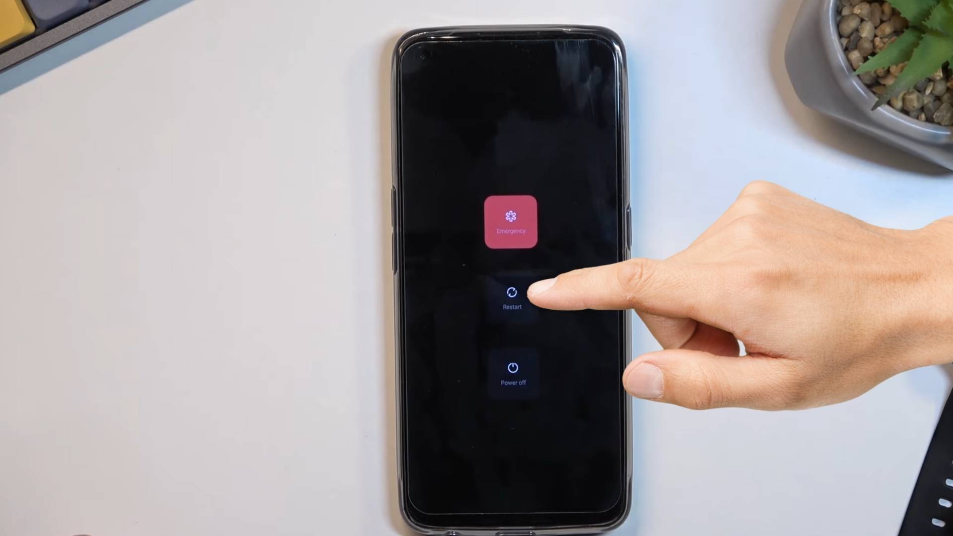 Hướng dẫn sửa chữa điện thoại realme bị treo logo tại nhà