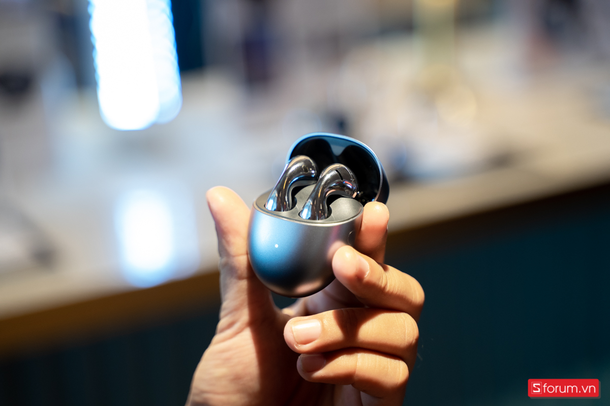 Trên tay Huawei FreeBuds 5: Thiết kế khác biệt nhưng độc đáo, chất âm ...