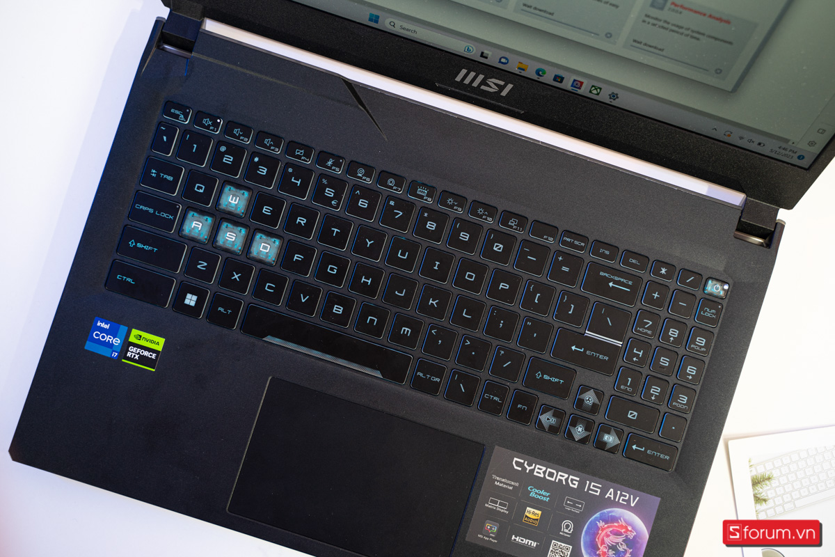 Trên tay MSI Cyborg 15: Thiết kế "viễn tưởng", cấu hình mạnh mẽ chơi ...